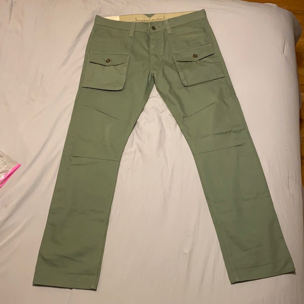 Levis Mens Khakis With Huge Pockets - Gem